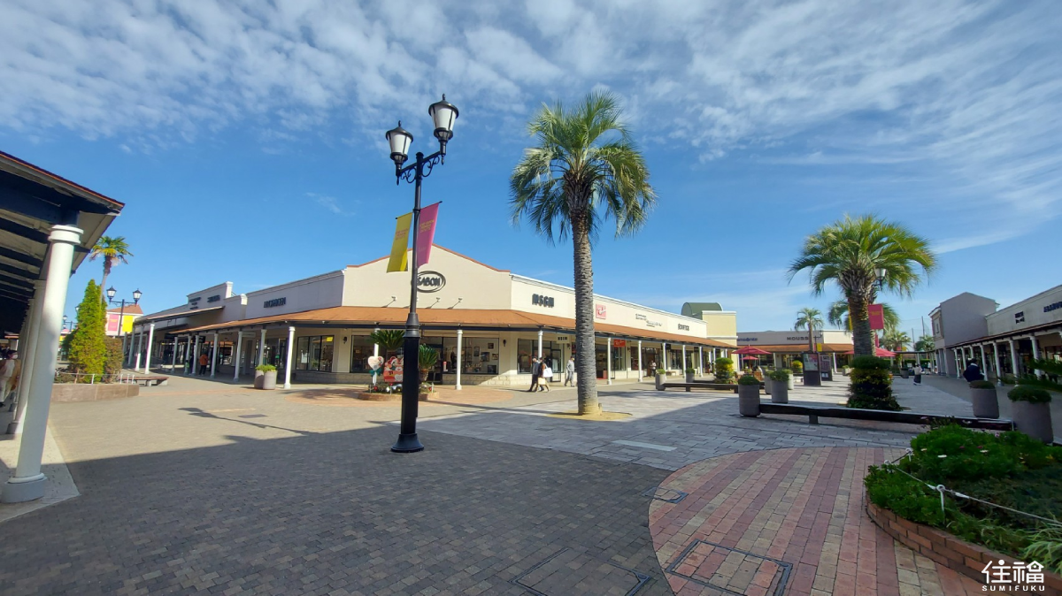 Kobe-Sanda Premium Outlets: The Largest Outlet Mall in Western Japan ...